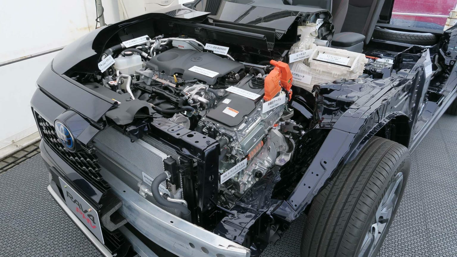 トヨタ『RAV4 PHV』に試乗〜気になる電池生産状況などを確認してきました | EVsmartブログ