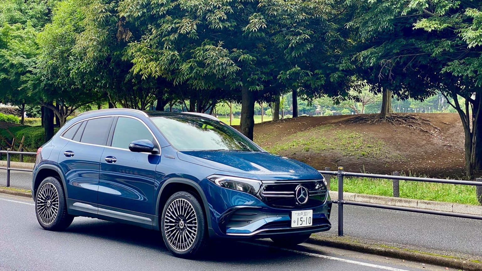 メルセデス・ベンツ『EQA』試乗レポート〜手が届く価格の戦略的EV【塩見智】 | EVsmartブログ