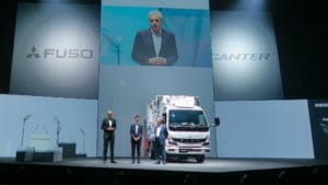 三菱ふそうが新型EVトラック『eCanter』を発表〜脱炭素支援ソリューションも提供 | EVsmartブログ