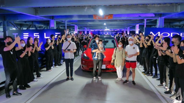 テスラ『モデルY』いよいよ納車開始〜日本でも「S3XY」ラインナップが勢揃い | EVsmartブログ