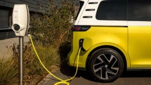 フォルクスワーゲン『ID.Buzz』試乗レポート〜魅力的だが車幅が気になる【塩見智】 | EVsmartブログ