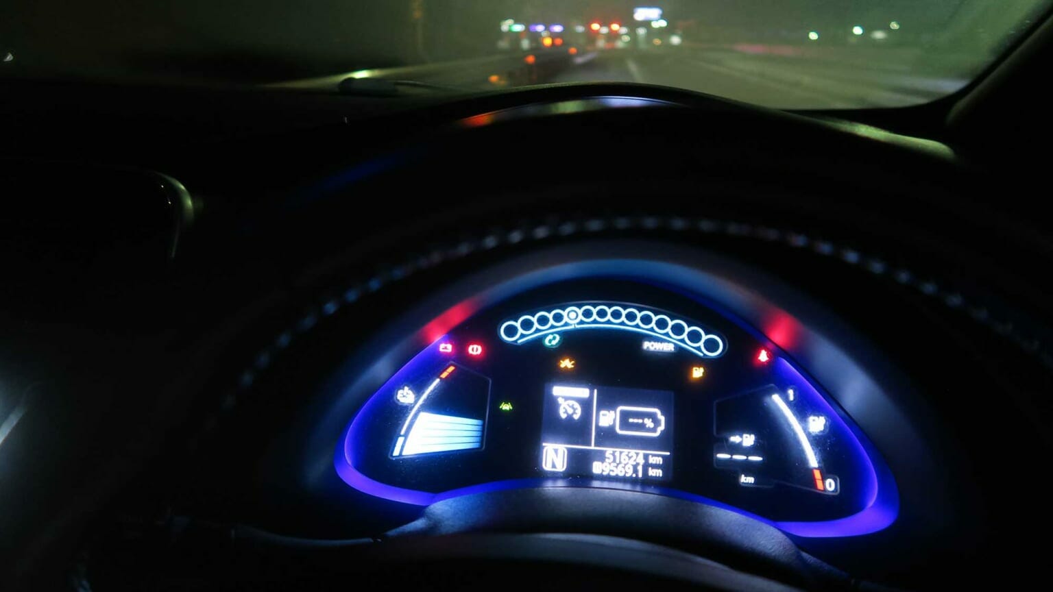 東名高速で日産リーフAZE0の完全電欠初体験〜敗因と反省＆注意点をレポート | EVsmartブログ