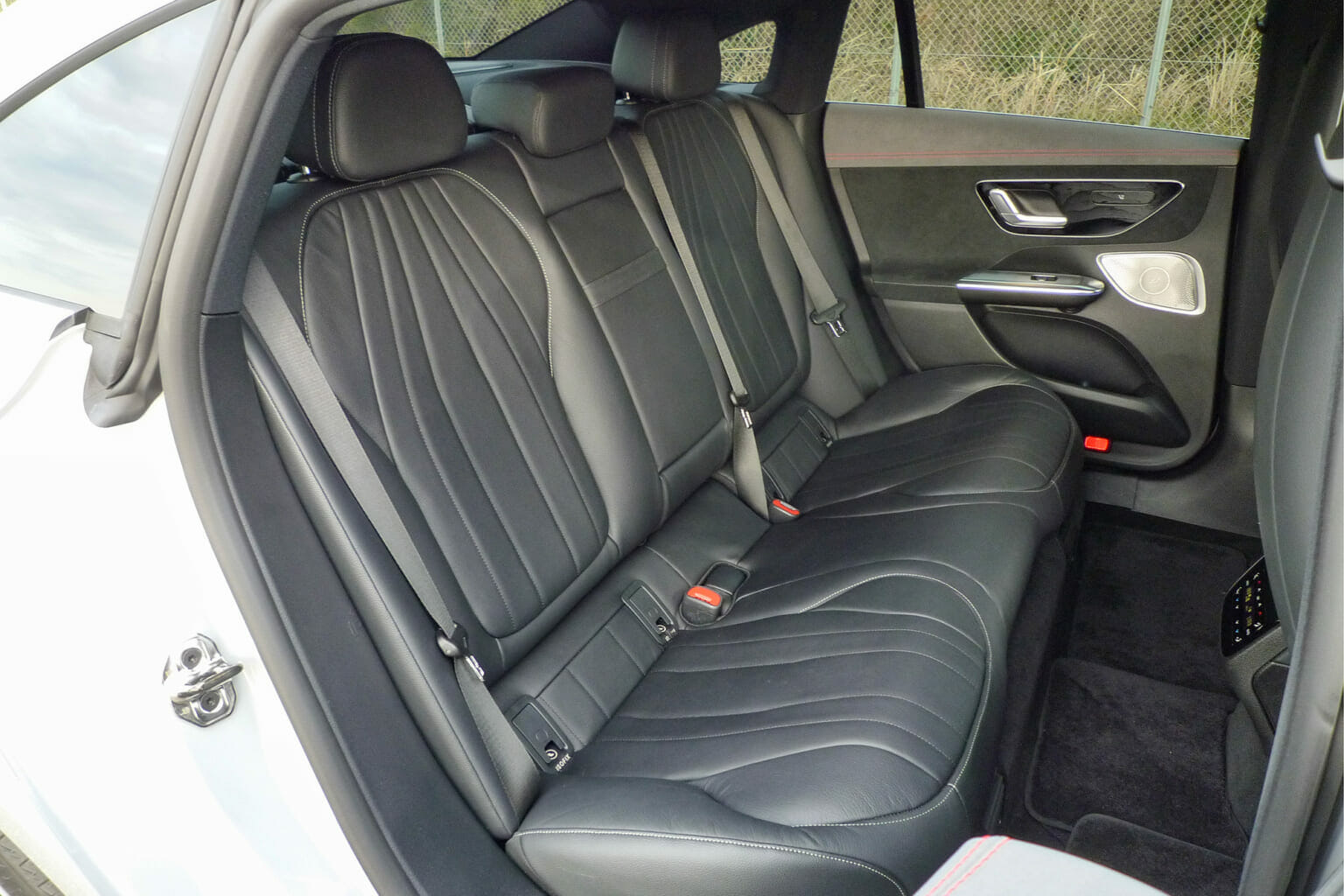 メルセデス・ベンツ『EQE』試乗レポート〜プレミアムEVセダンの実力は？ | EVsmartブログ