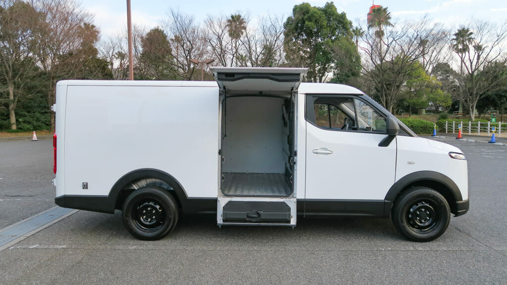 HW ELECTROがハイエースサイズのEVバン『ELEMO-L』先行予約開始～先取り試乗も好感触 | EVsmartブログ