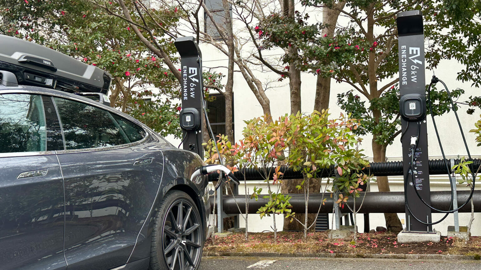 エネチェンジの普通充電器受注台数が3000台突破／ホテルチェーンにも6kW器設置が進展 | EVsmartブログ