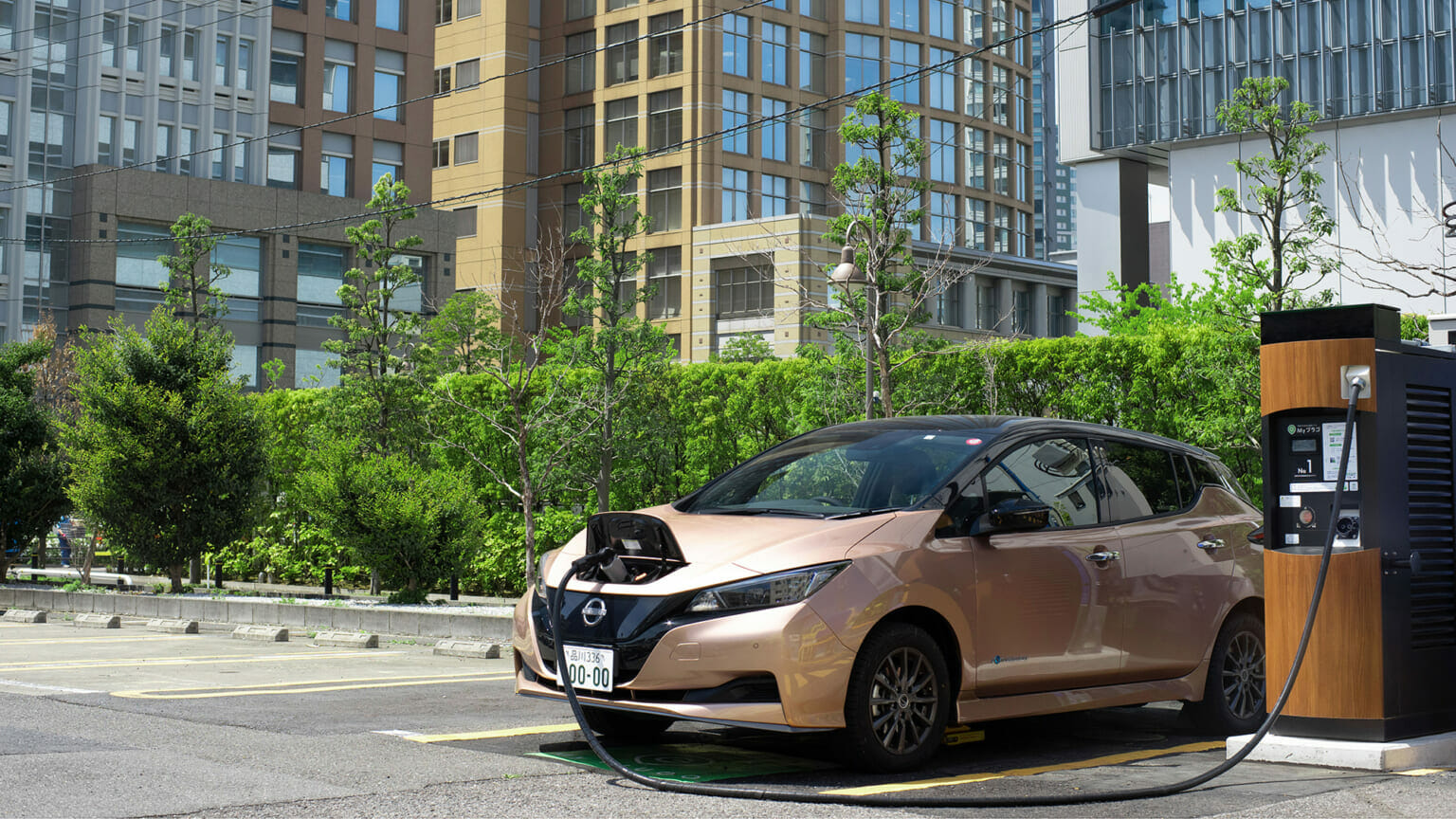 ニトリが国内店舗のEV充電施設を一新〜プラゴと連携して予約可能＆急速充電も導入 | EVsmartブログ