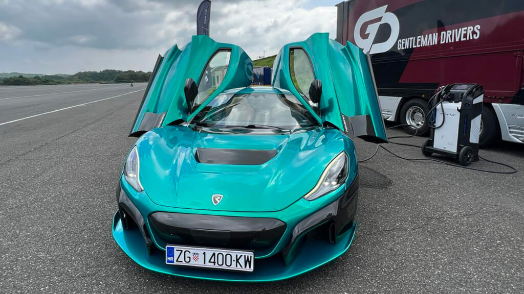 世界最速級 & 3億円超えEV『Rimac Nevera』日本初上陸！ 速攻で試乗！【吉田由美】 | EVsmartブログ