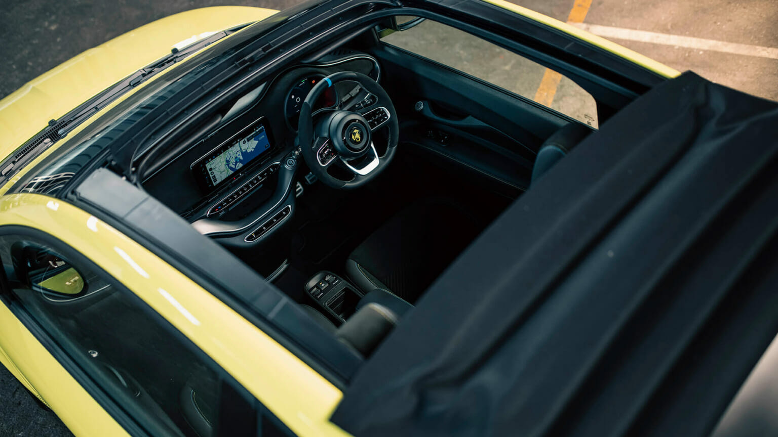 『Abarth 500e』が日本デビュー〜電動化こそが究極のパフォーマンスを実現する手段 | EVsmartブログ