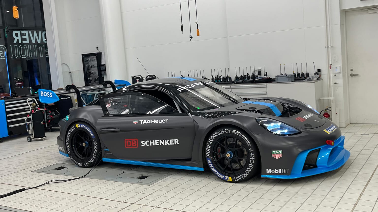 ポルシェがEVレースへ本格的始動〜「GT4 e-Performance」にPEC東京で同乗試乗 | EVsmartブログ
