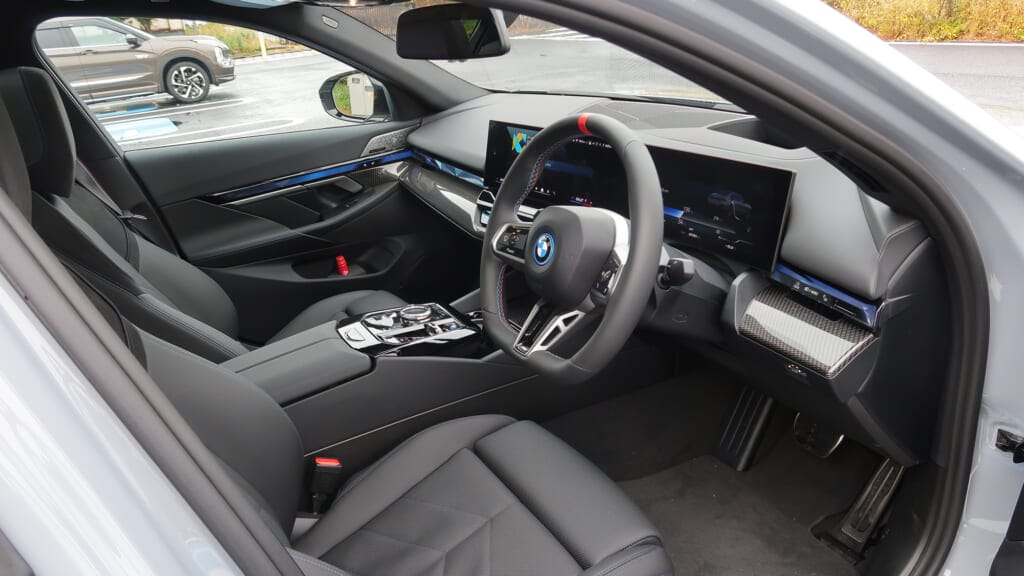 BMWの電気自動車『i5』で「東京=名古屋」長距離試乗〜運転支援機能の快適さに脱帽 | EVsmartブログ