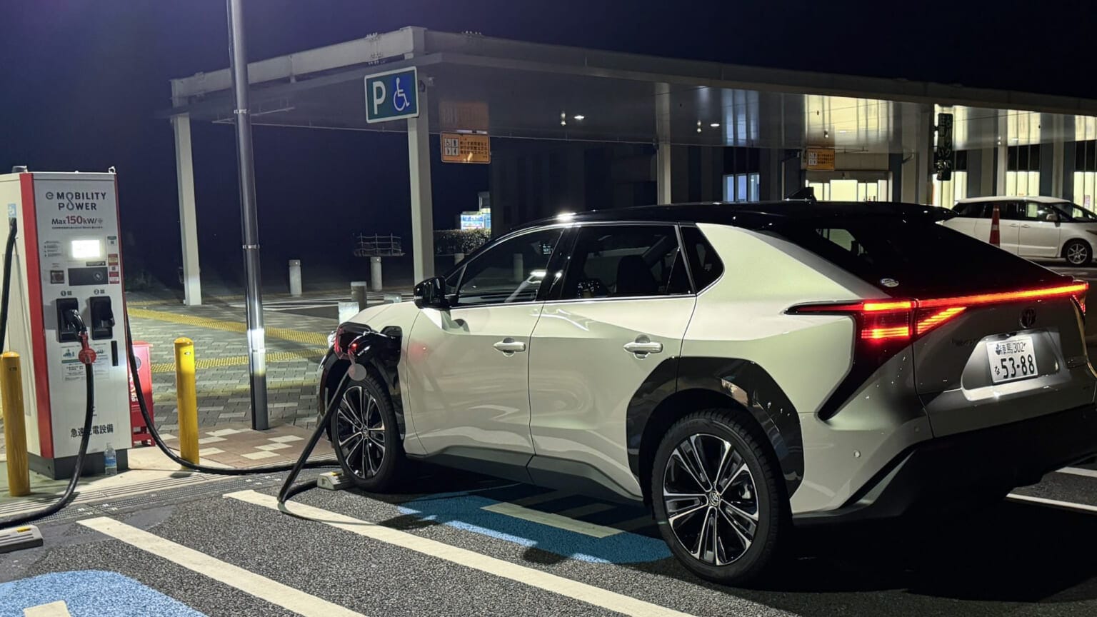 東名300km電費検証【02】トヨタ『bZ4X』の実用電費〜今後のキャッチアップに期待 | EVsmartブログ