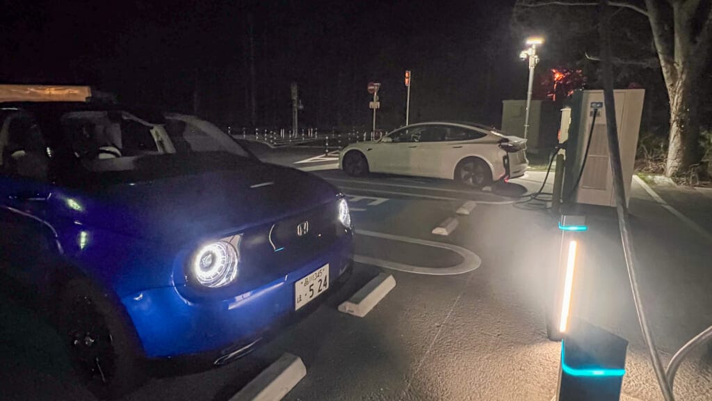 Honda e（35.5kWh）で楽しんだ！ 進化する「ありがたい」充電スポット漫遊記 | EVsmartブログ