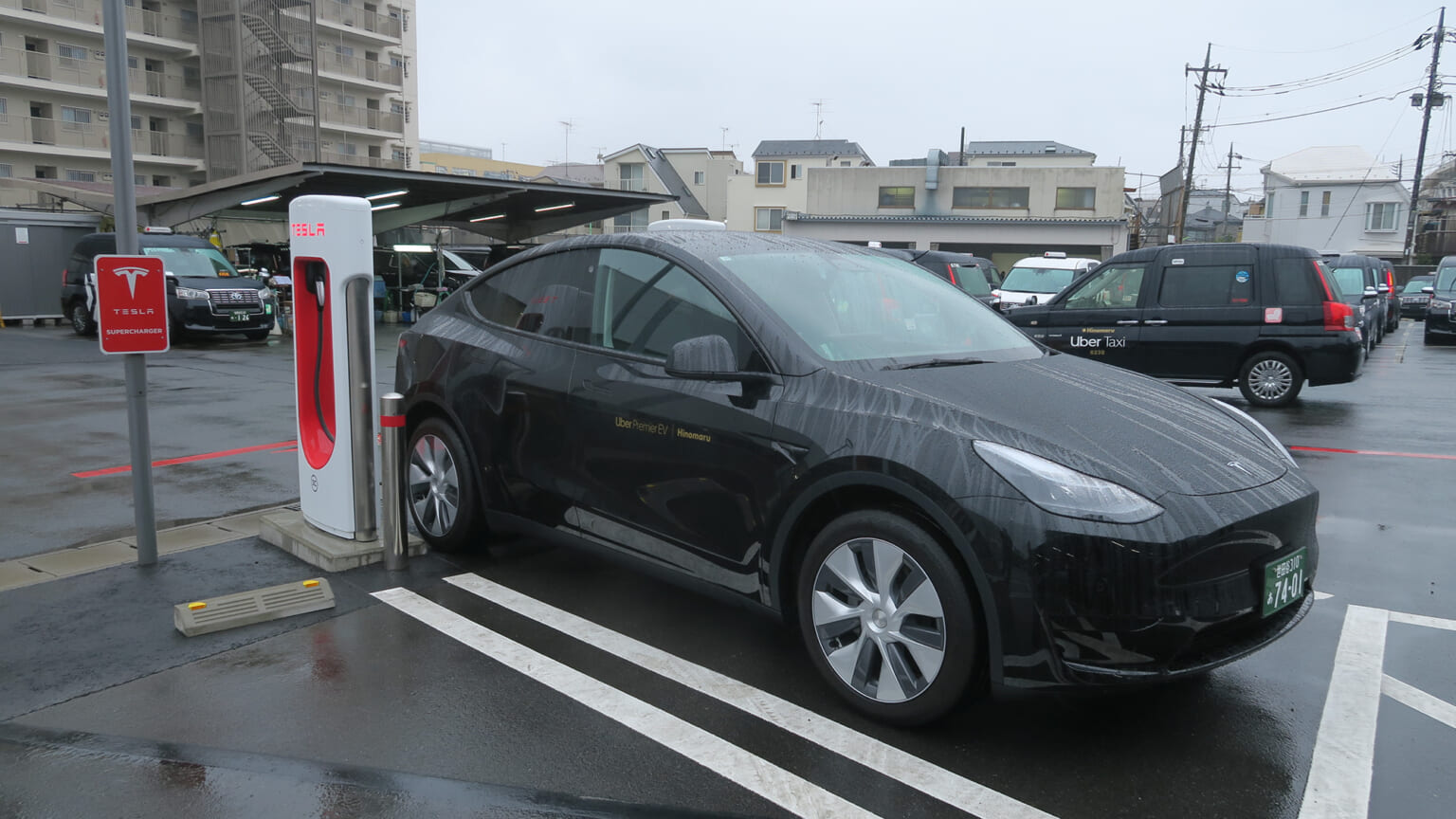 12基設置のスーパーチャージャー探訪〜日の丸交通の「モデルY」ハイヤーを応援したい | EVsmartブログ