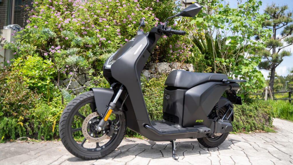 電動バイクXEAMの『Vmoto F01』試乗レポート〜パワフルでバランスのいい原付二種 | EVsmartブログ