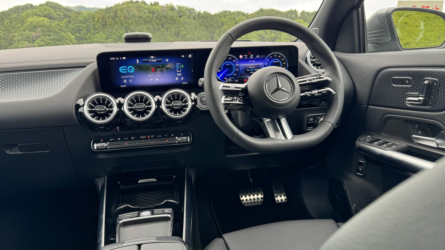 新型EQAに最速試乗〜電池増量で航続距離は591kmに伸びてV2Hにも対応 | EVsmartブログ