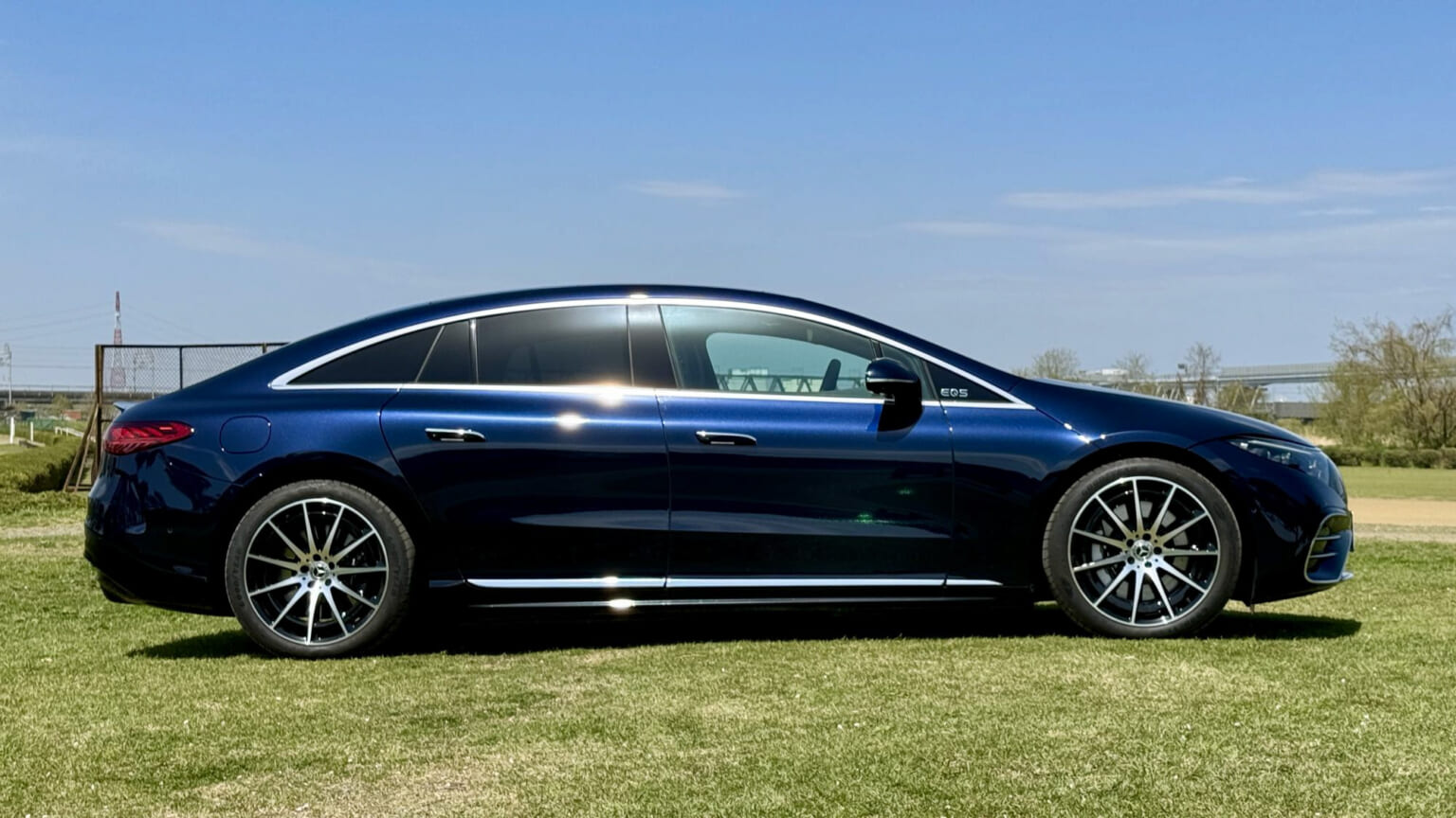 EQS 450＋試乗レポート／EV専用プラットフォームで実現した最上位モデルの実力 | EVsmartブログ