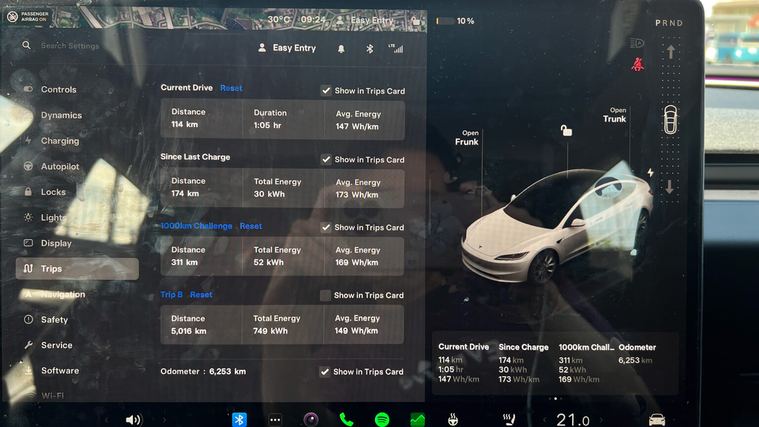 テスラモデル3でフラッシュのNACS充電を使ってみた〜実際の出力や料金は？ | EVsmartブログ