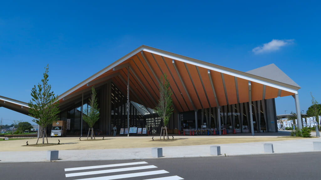 「道の駅にEV用超急速充電器」第一弾は当面無料〜「道の駅しょうなん」で開所式 | EVsmartブログ