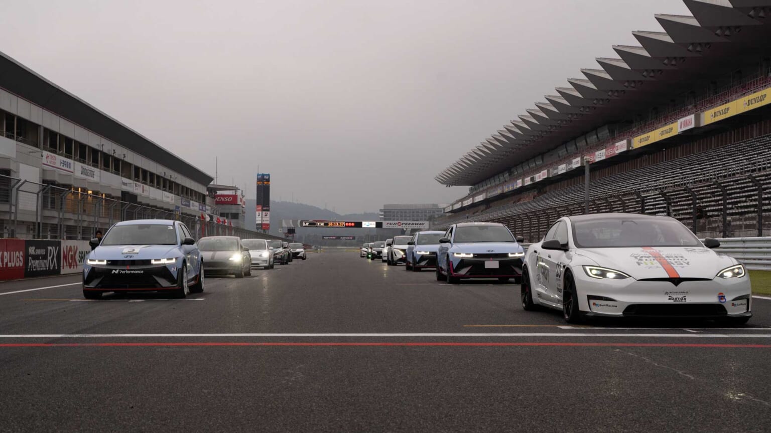 電気自動車レースに新風「全日本EV-GP第5戦」初参戦 IONIQ 5 N がテスラの連勝を阻止 | EVsmartブログ