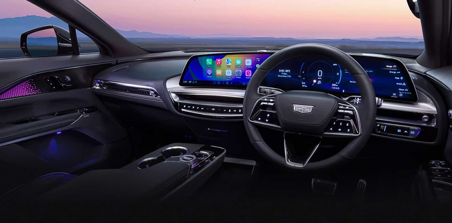 【テスト車両が充電中？】日本上陸予定の電気自動車キャデラック『リリック』に遭遇！ | EVsmartブログ