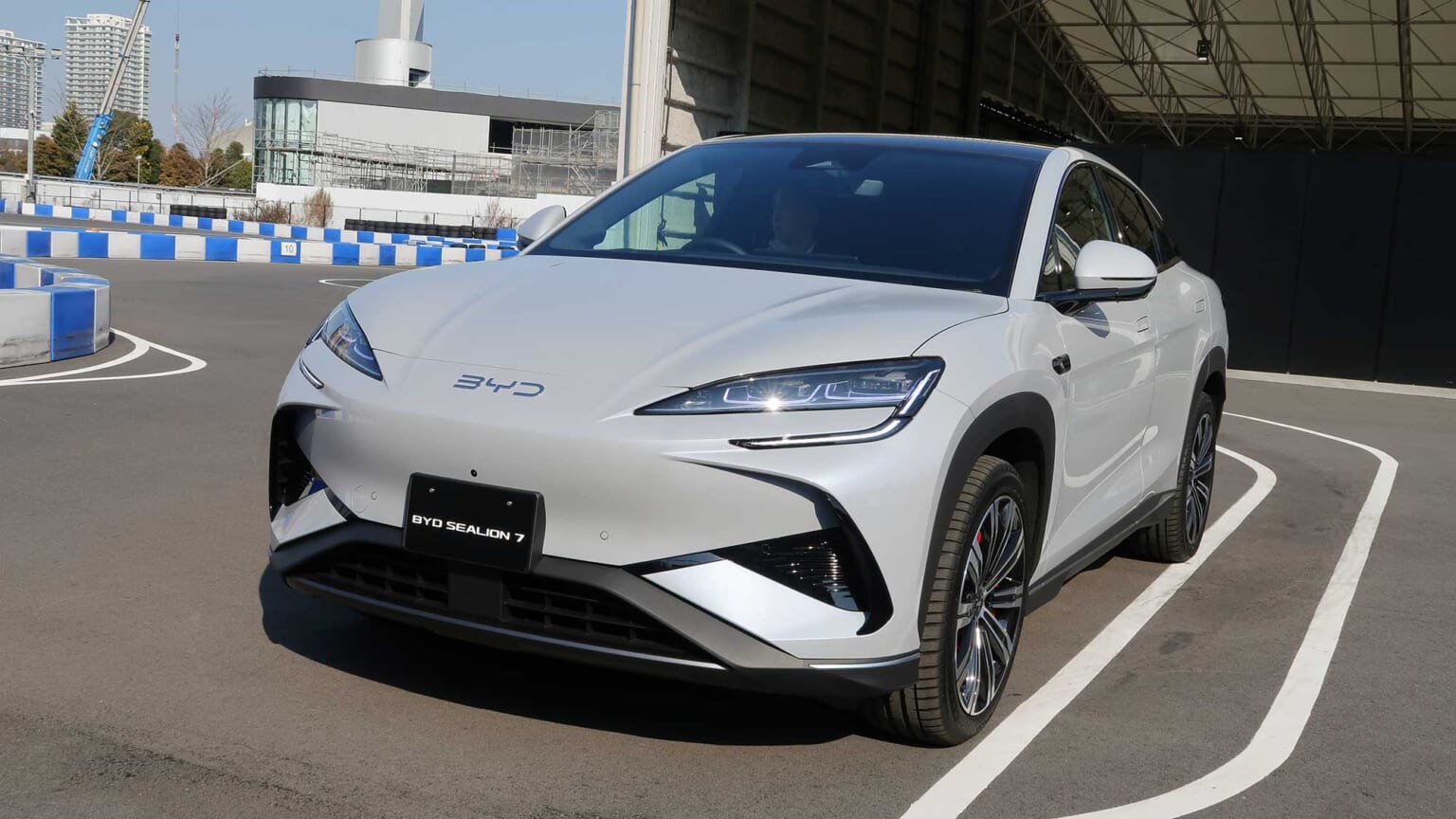 世界のEV普及に貢献するBYDが日本市場へのPHEV投入を発表／EVバス＆トラックも | EVsmartブログ