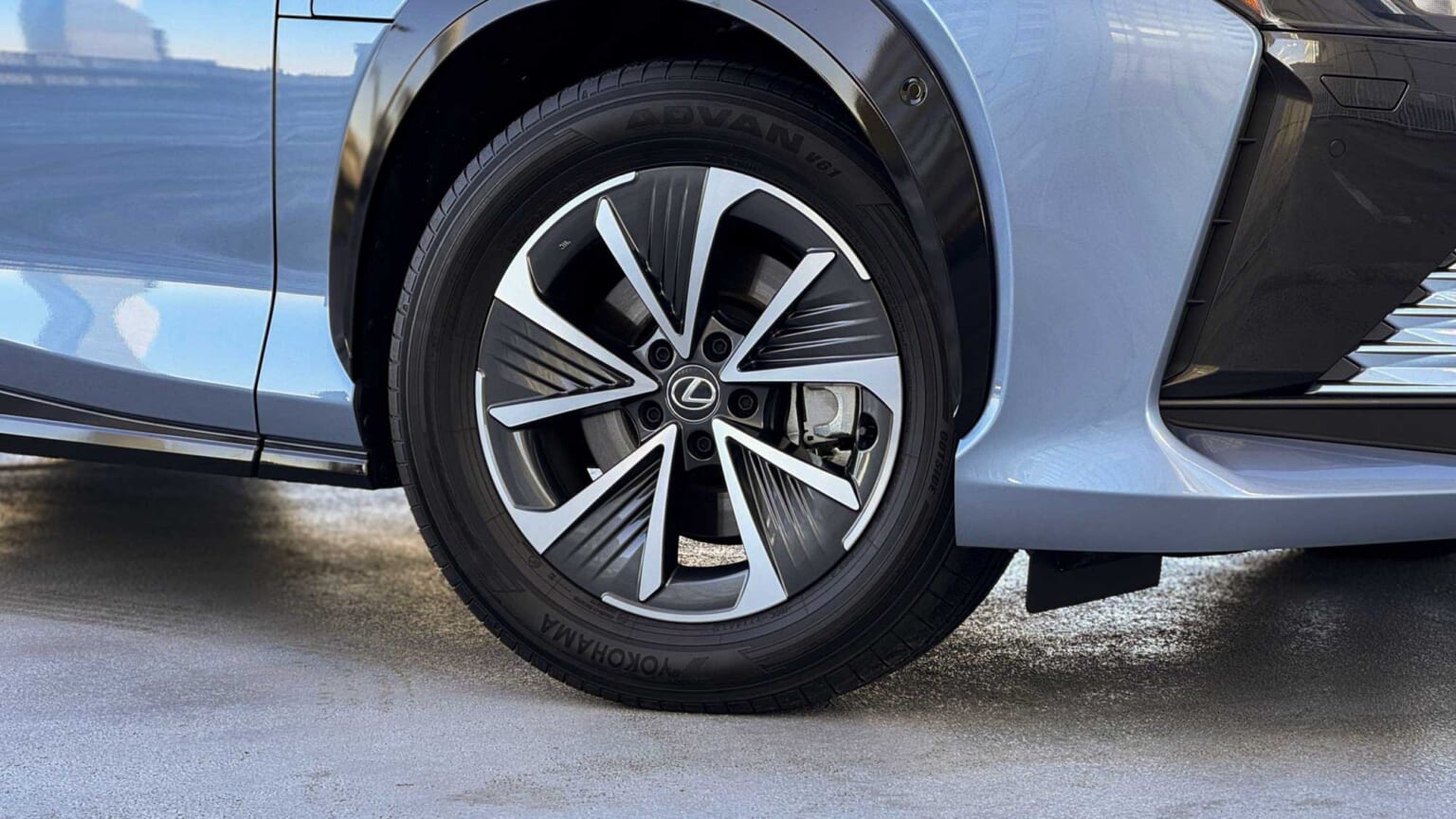 レクサスのEV専用モデル『RZ300e』試乗記／2035年BEV100％に向けたスマートな一歩 | EVsmartブログ