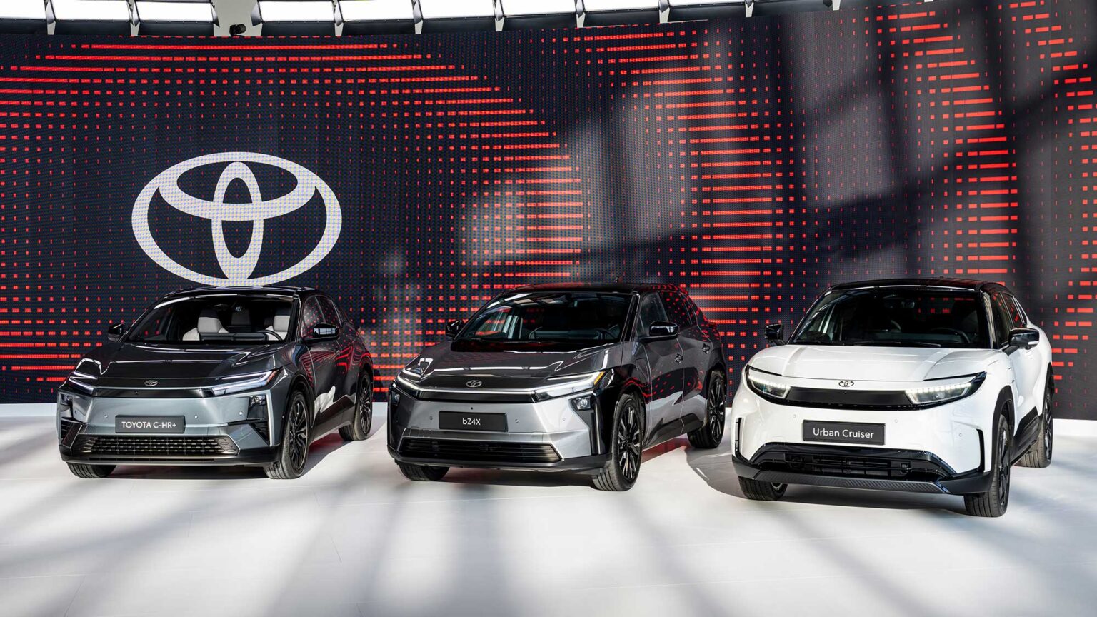 トヨタが欧州で新型電気自動車続々投入を発表／EVのシェア獲得に本腰か？ | EVsmartブログ