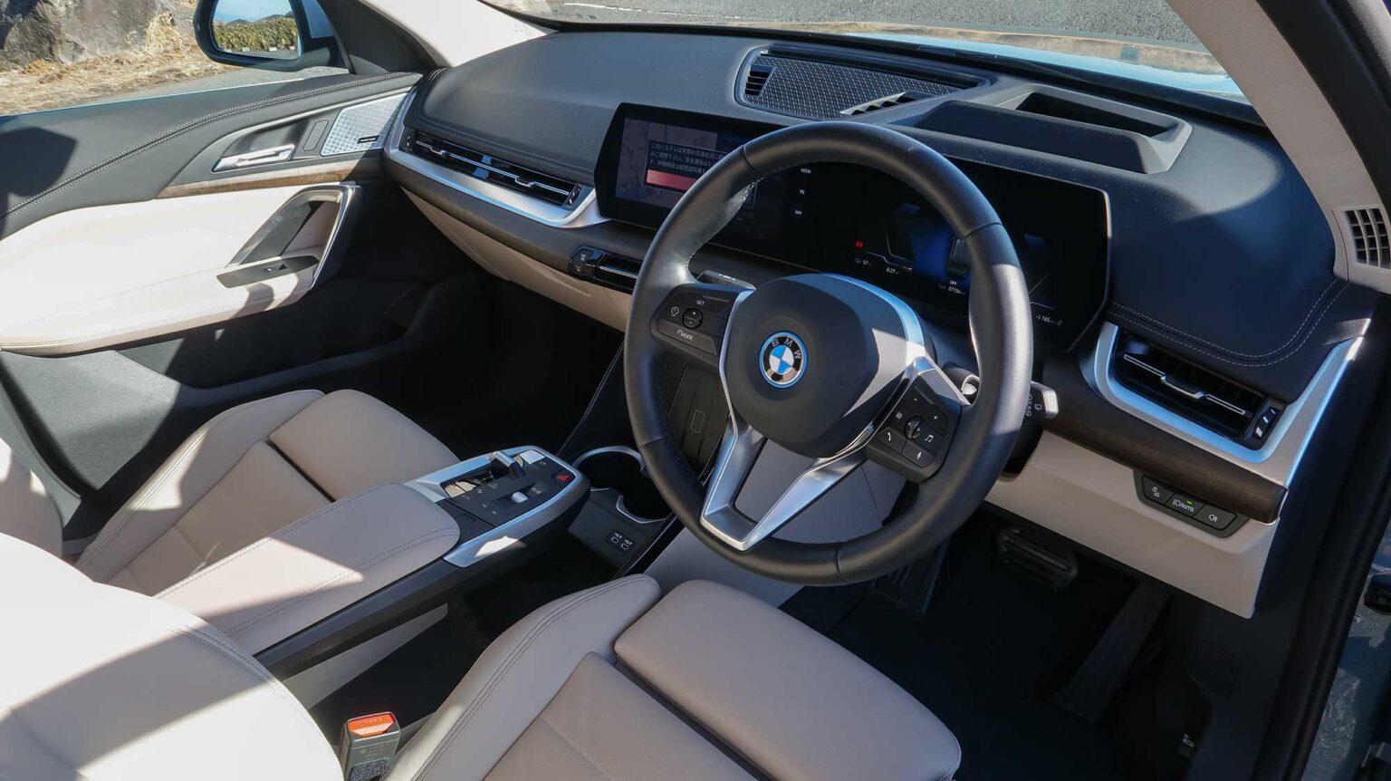 BMW『iX1』試乗レポート／ハイパフォーマンスなプレミアムコンパクトEV | EVsmartブログ