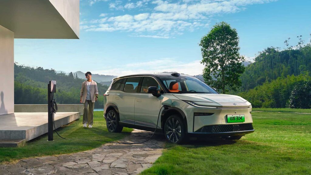 テスラ「中国でFSDをリリース」BYD「自動運転システム全モデル標準装備」／時代はEV＆自動運転戦争へ | EVsmartブログ