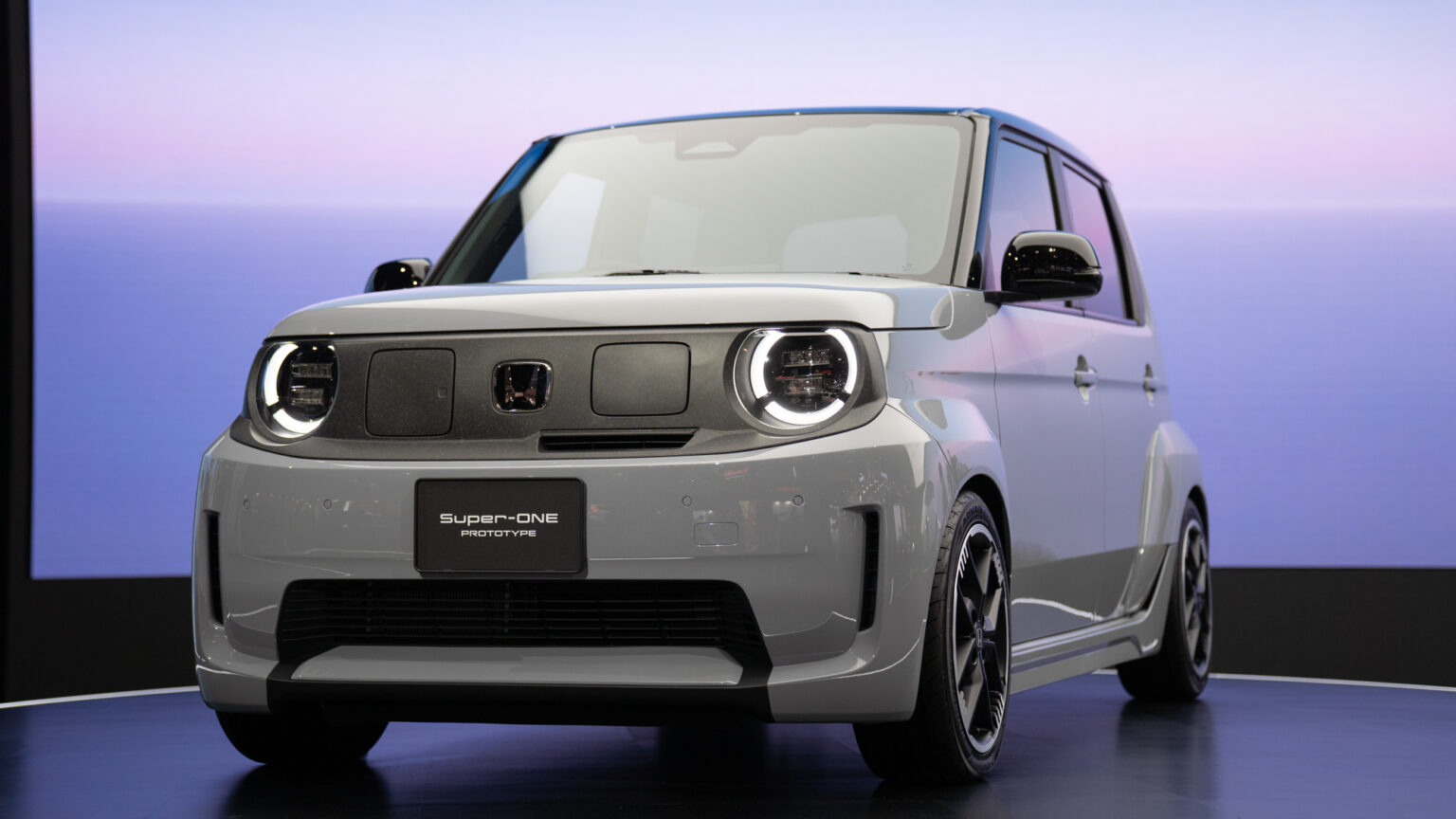 ホンダが世界初公開！ N-ONE e: のスポーツバージョン「Super-ONE」はほぼ実車〜来年発売へ【Japan Mobility Show 2025】 | EVsmartブログ