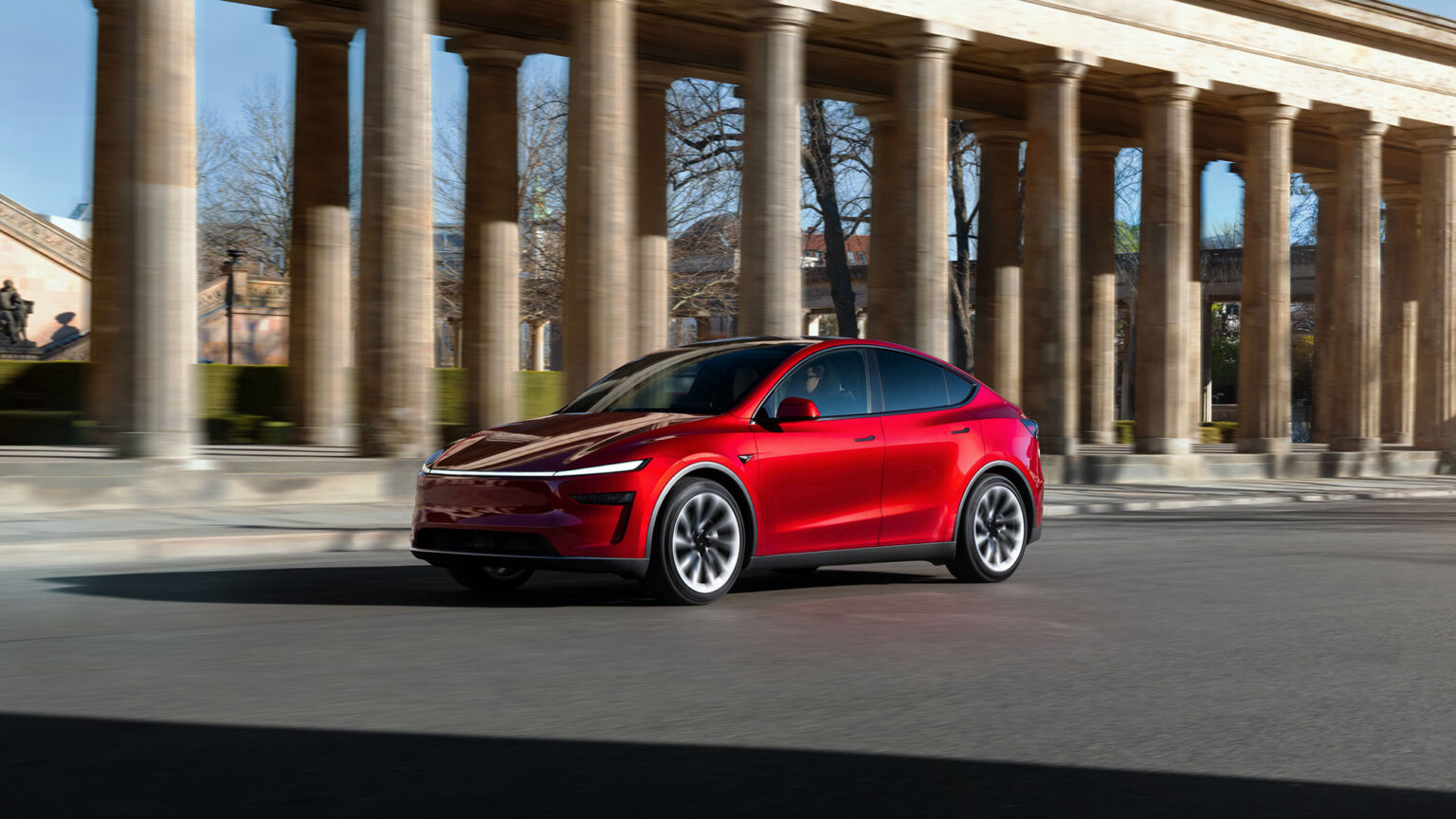 世界でいちばん売れてるEVが心に響くポイントは【吉田由美】テスラ「モデルY」試乗記 | EVsmartブログ