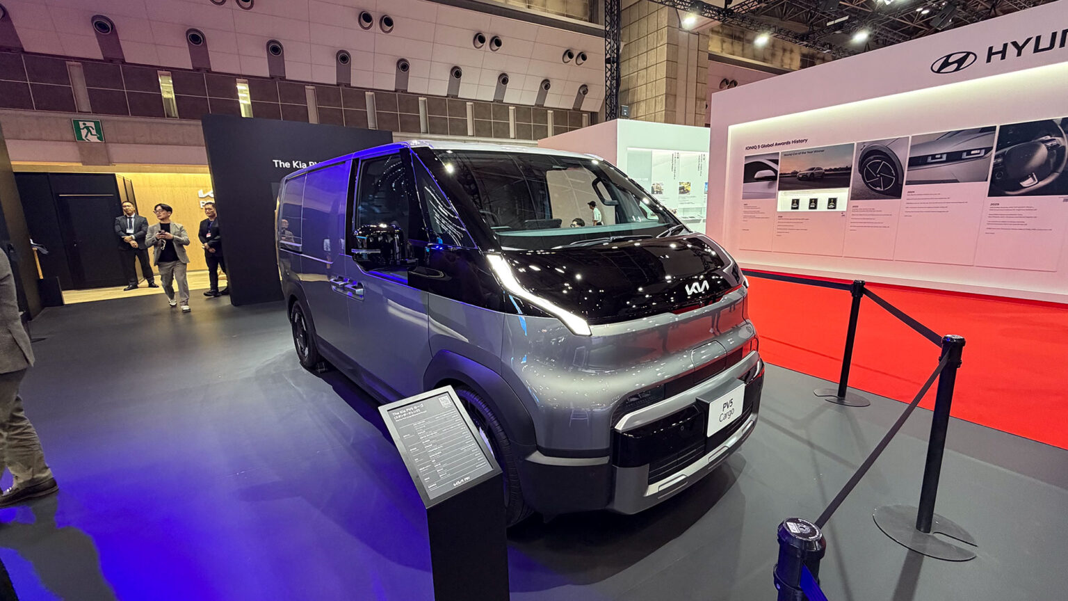 Kia「PV5」日本デビュー【Japan Mobility Show 2025】待望のワンボックスEVが街の風景を変える可能性 | EVsmartブログ